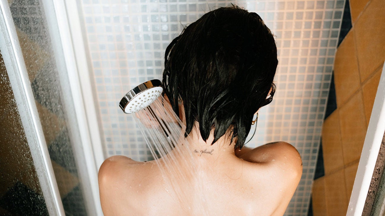 How to Take a Shower Properly: 7 Easy Tips for Your Shower Routine