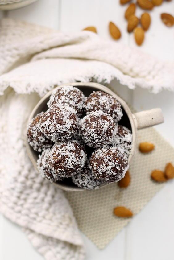 33 Energy Balls Recipes That Make Delicious Grab-and-Go Snacks