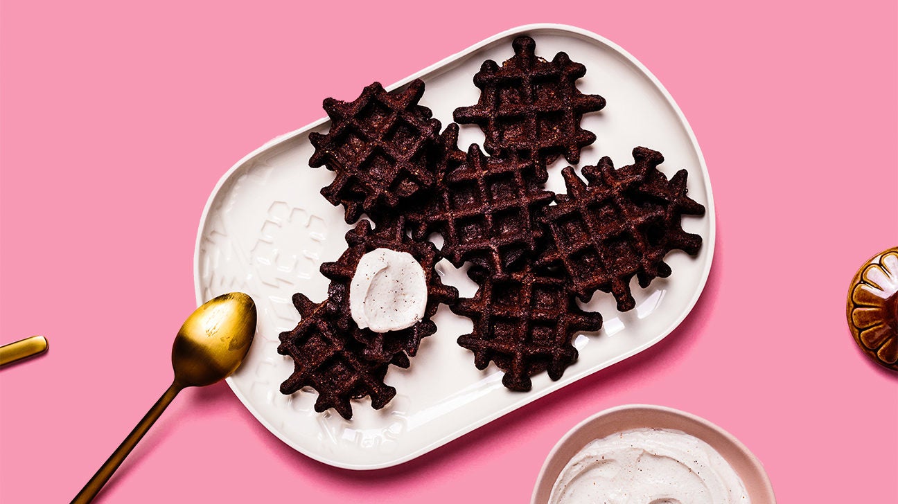 Waffle Iron Recipes: 25 Creative Ideas from Breakfast to Dessert