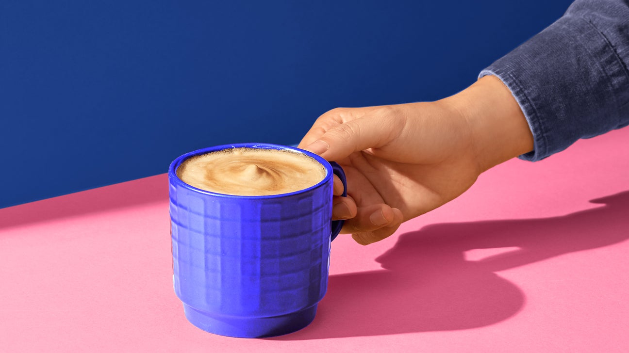 7 Herbal Superfood Latte Recipes to Keep You Warm This Fall