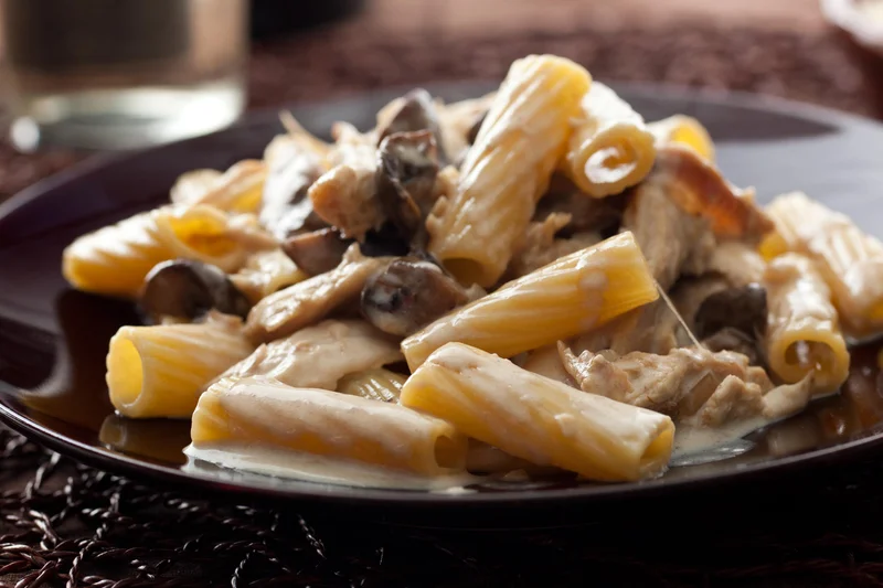 Creamy Rigatoni with Chicken and Mushrooms