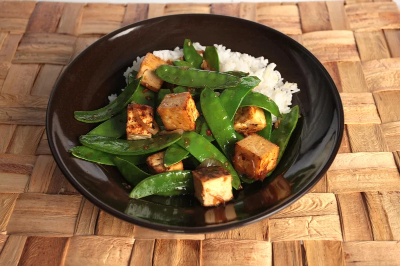 Spicy Snow Pea and Sesame Stir-Fry