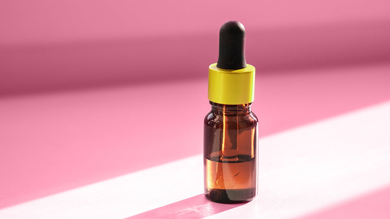 Emu Oil: Benefits, Uses, and Risks | Greatist