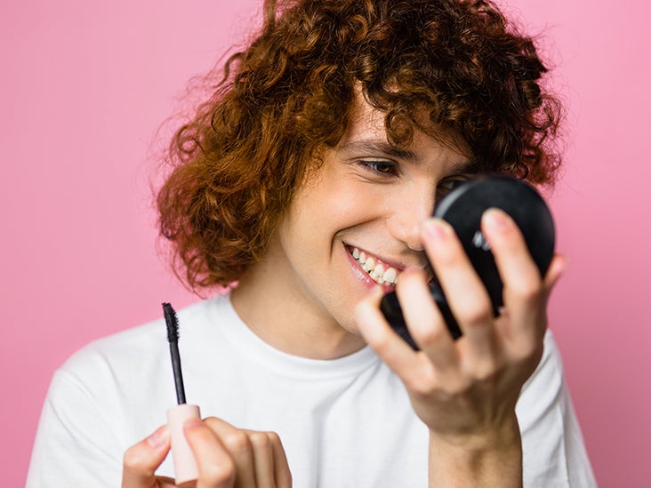 How to Make Your Eyes Brighter: 13 Health and Makeup Tips