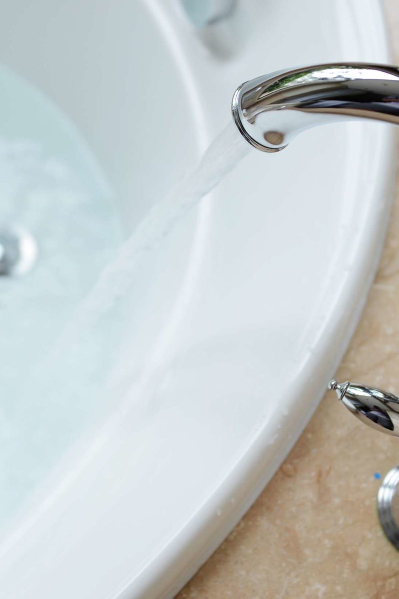 Bleach bath for eczema: Benefits, side effects, tips, and alternatives